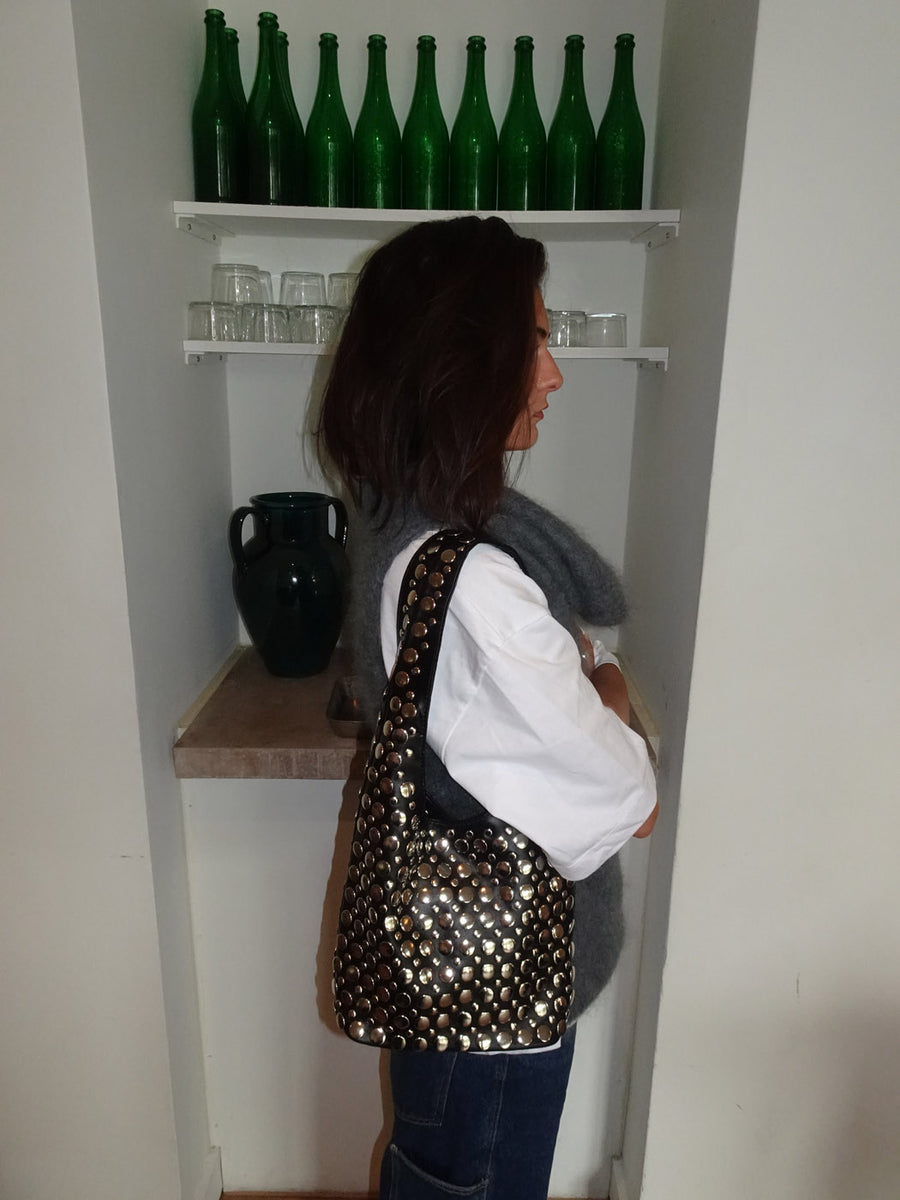 Zula håndtaske i læder med nitter - Sort – Designbysi ApS